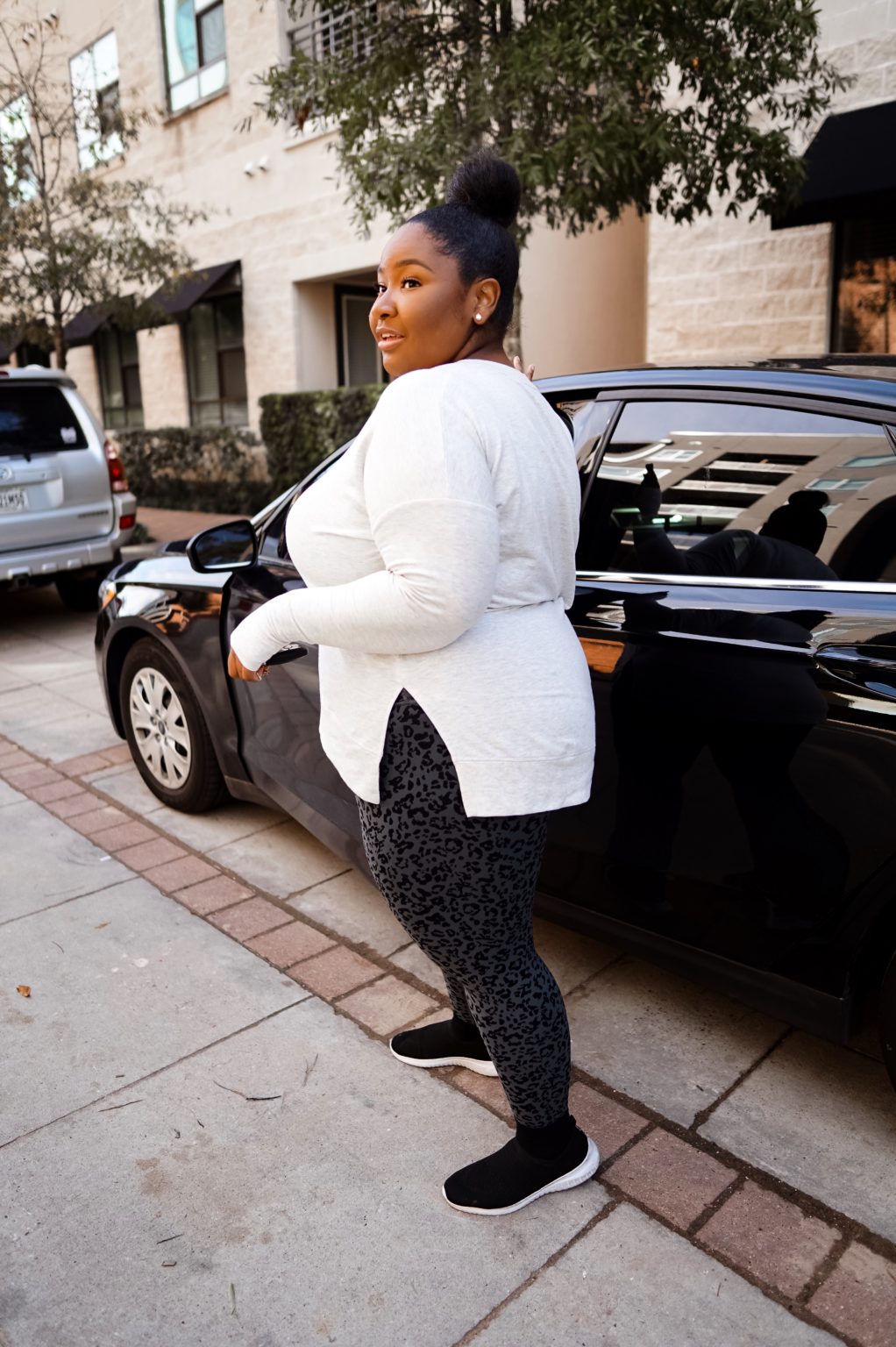 Plus Size Gym Outfit Essentials - From Head To Curve